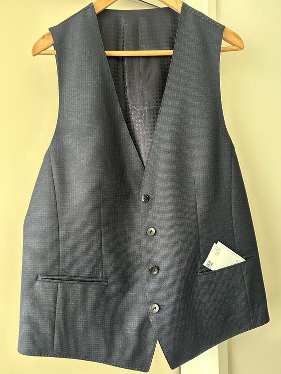 Hugo Boss Veste Gilet Gr 52 (Gebraucht) in Zug für CHF 30 – mit ...