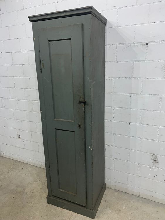 Alter Spint / Holzspint / Holzkasten aber mit Tablaren (Gebraucht) in Wallisellen für CHF 383 ...