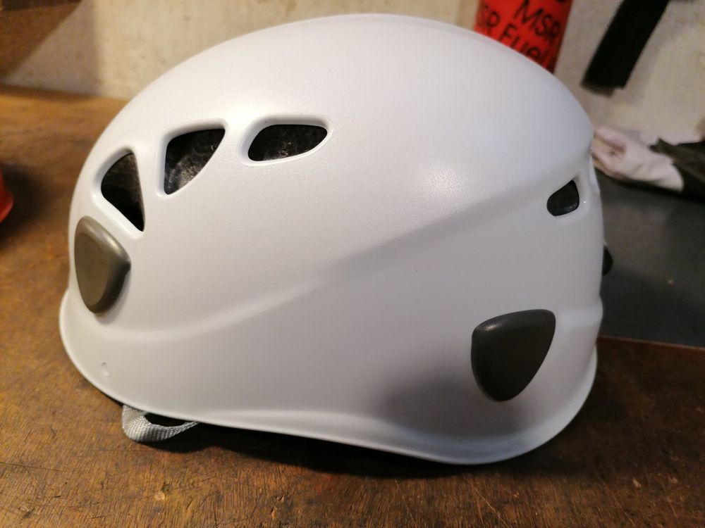PETZEL KLETTERN HELM | Kaufen auf Ricardo