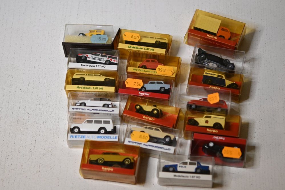 Diverse Fabrikneue Autos HO gem Fotos (Neu und originalverpackt) in ...