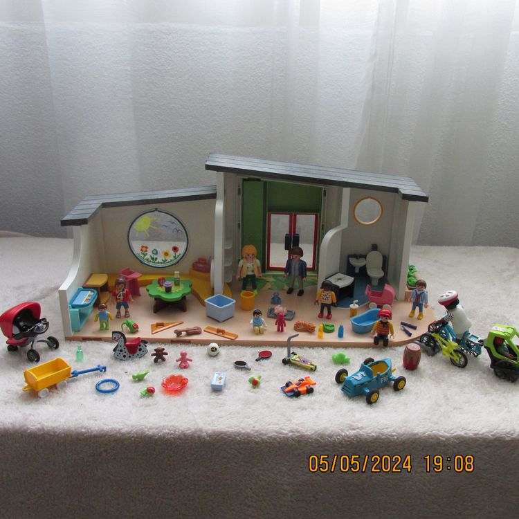 playmobil kinderkrippe, kita mit zubehör gem. bilder (Gebraucht) in Galgenen für CHF 25.5 – mit ...