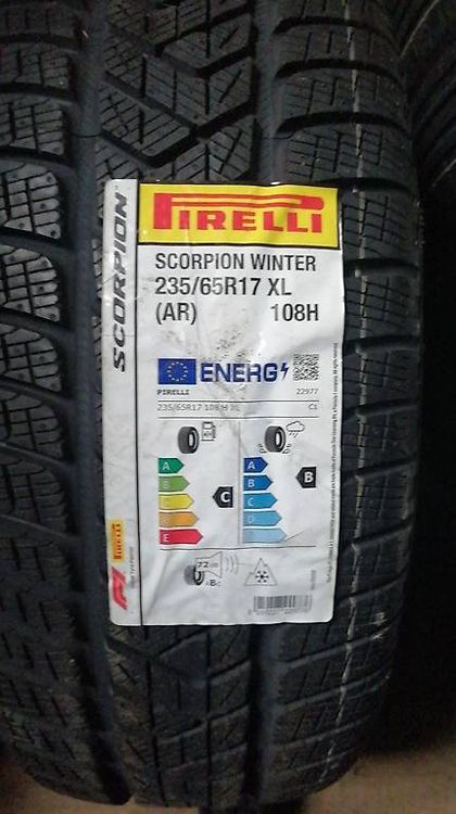 235/65R17 XL 108H Pirelli Scorpion Winter (Gebraucht) in Oftringen für ...