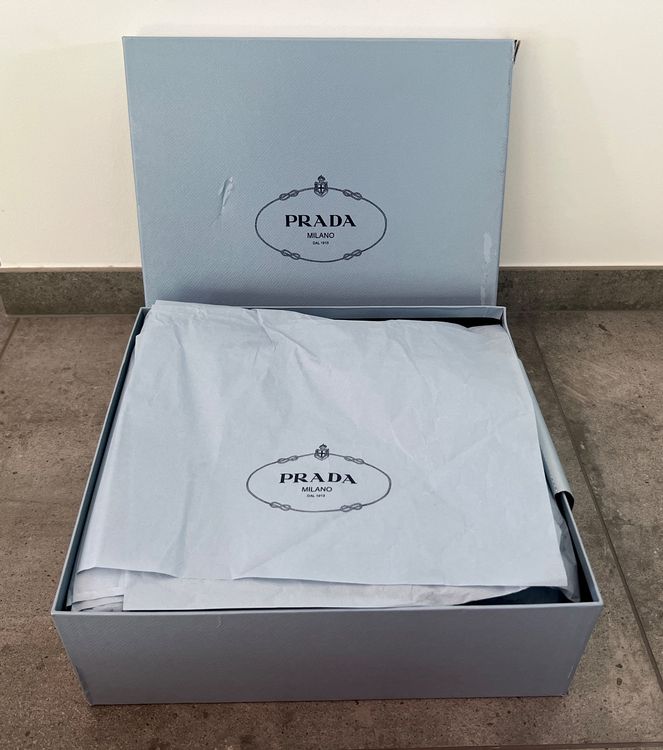 Prada Empty Shoe Box with Tissue Paper 33x31x11cm | Kaufen auf Ricardo