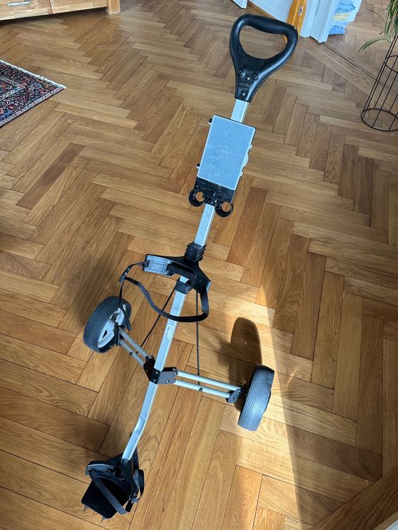 Kleiner, kompakter und praktischer Golf-Trolley (Gebraucht) in ...