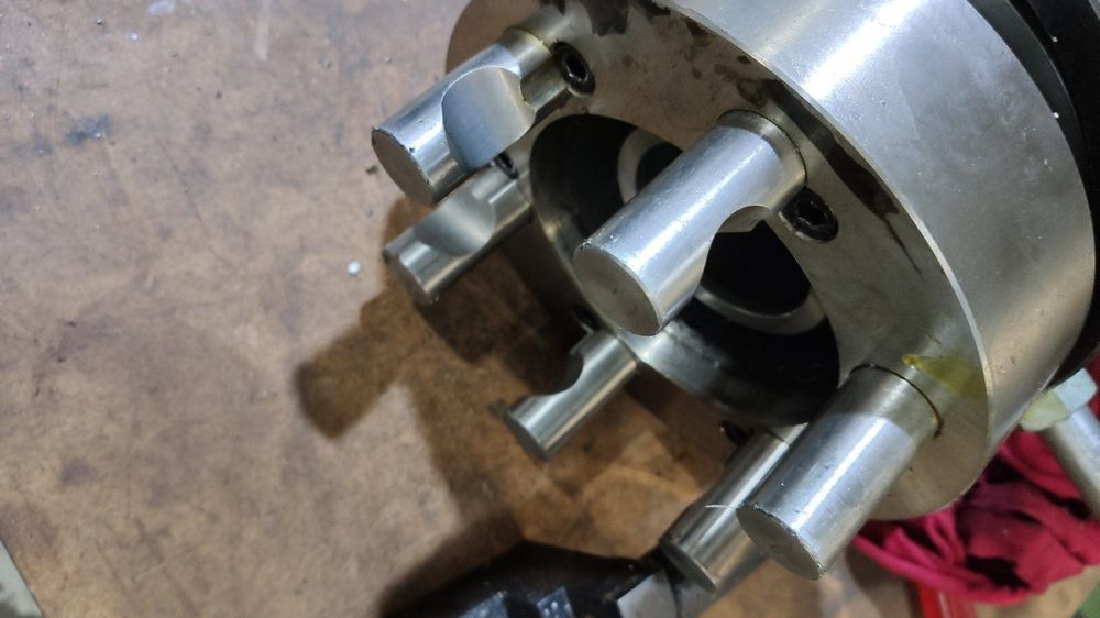 185E F66 Spannzangen und Futter (Gebraucht) in Erlen für CHF 1100 – nur Abholung auf Ricardo kaufen