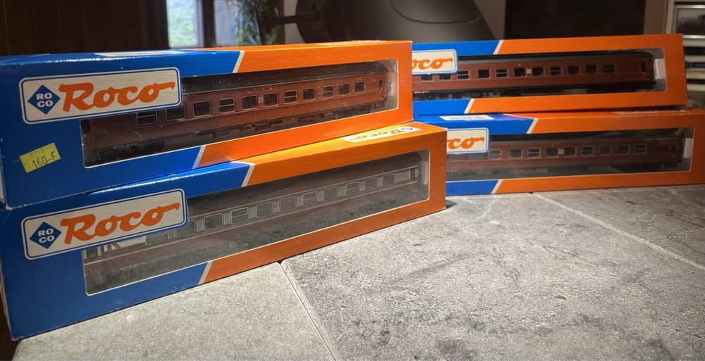 Lot de 4 voitures SJ marque Roco. | Kaufen auf Ricardo