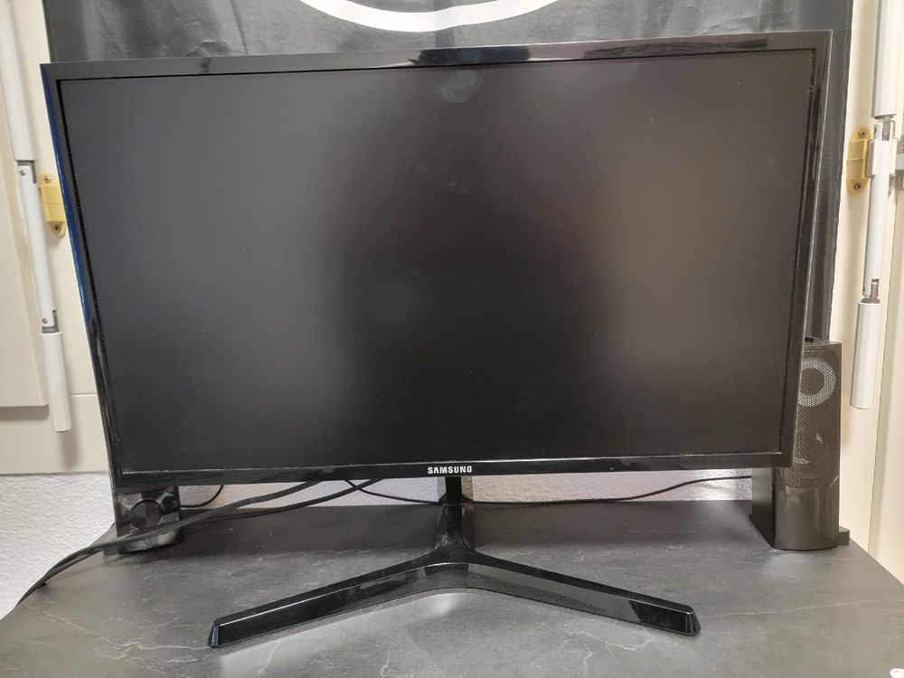 Samsung Gaming Monitor (Gebraucht) in Hinwil für CHF 39 – mit Lieferung ...