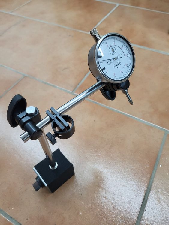 Messuhr mit Magnetstativ | Kaufen auf Ricardo