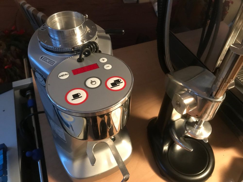 La Cimbali Kolbenmaschine M32 Bistro mit Mazzer Kaffemühle (Gebraucht ...