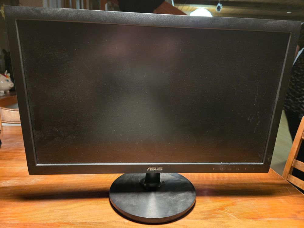 ASUS PC Monitor (Gebraucht) in Embrach für CHF 2 – nur Abholung auf ...