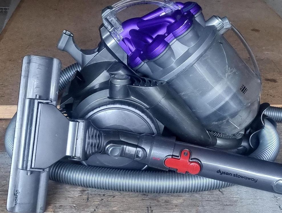 Dyson DC29 Staubsauger / aspirateur (Gebraucht) in Collonges für CHF ...
