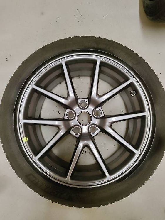 roues + pneus TESLA model 3 18" - 235/45 - ZR 18 (Gebraucht) in ...