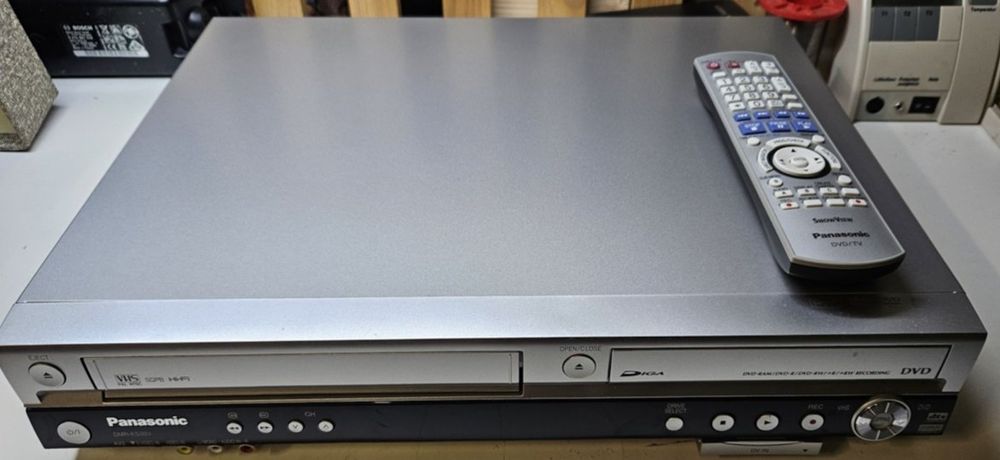 DVD VHS Recorder Panasonic DMR-ES35V (Gebraucht) in Forch für CHF 180 – mit Lieferung auf ...