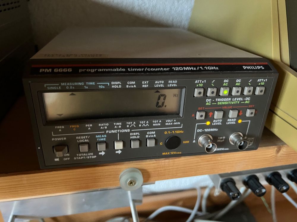 Philips PM 6666 Frequency Counter/Timer 1.3GHz–Programierbar (Gebraucht) in Zürich für CHF 324 ...