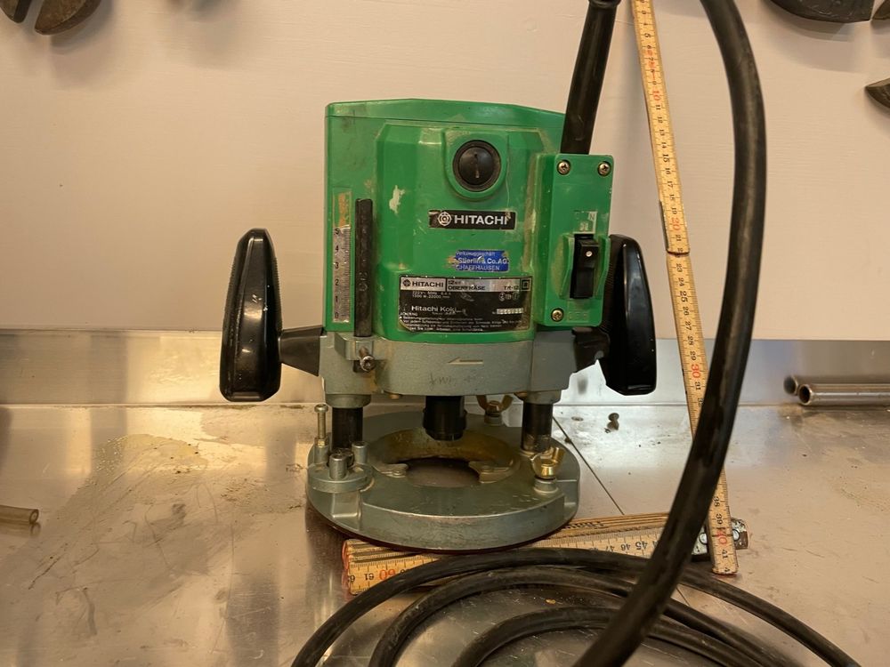 Oberfräse Hitachi gross stark, TR12 12mm (Gebraucht) in Thayngen für ...