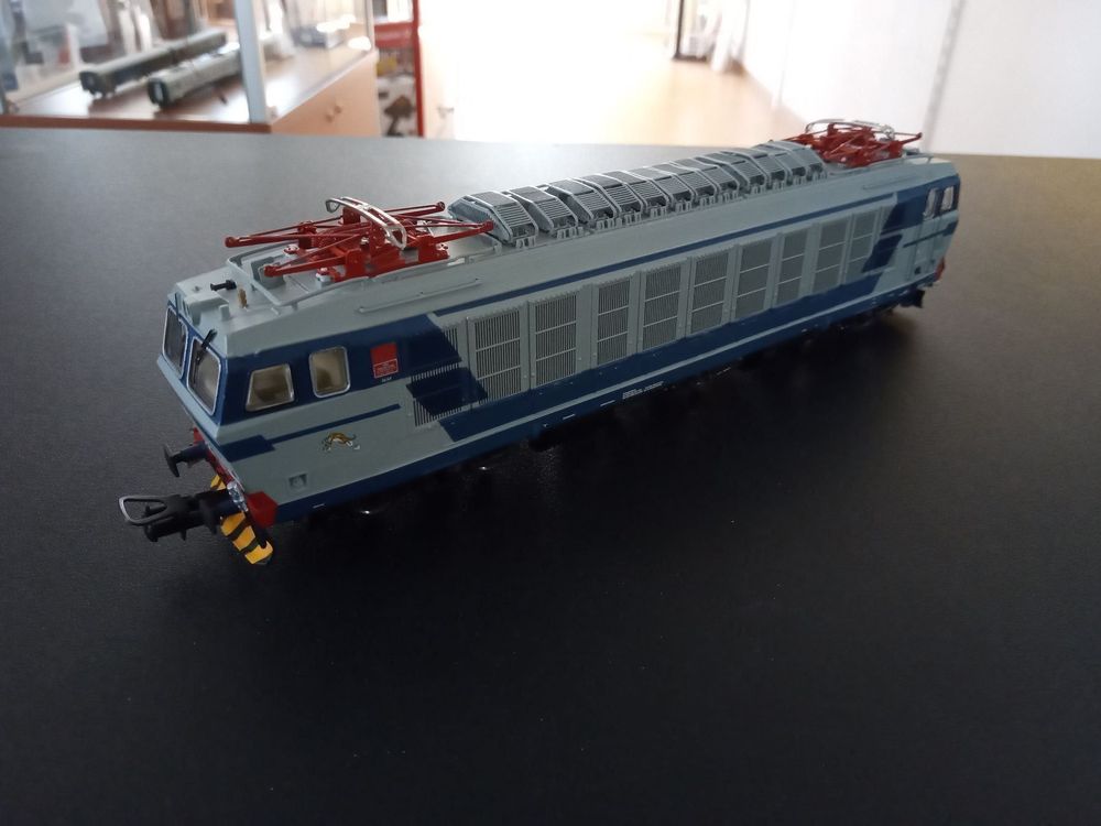 Spur H0 DC Rivarossi FS E652 HR2075 OVP (Gebraucht) in für CHF 130 – mit Lieferung auf Ricardo ...