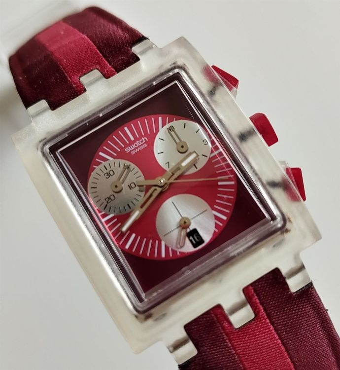 Swatch Square Chrono SUEK401 Red Round (D'occasion) à pour CHF 20 ...