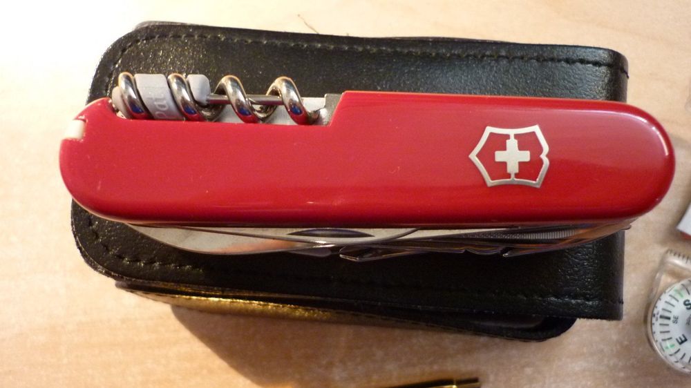 VICTORINOX ALLZWECK-SWISS CHAMP-SOS-SET (Neu und originalverpackt) in ...