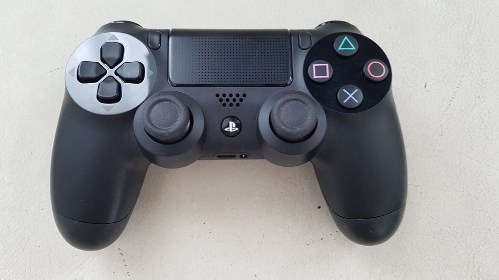Original PS4 Controller, schwarz | Kaufen auf Ricardo