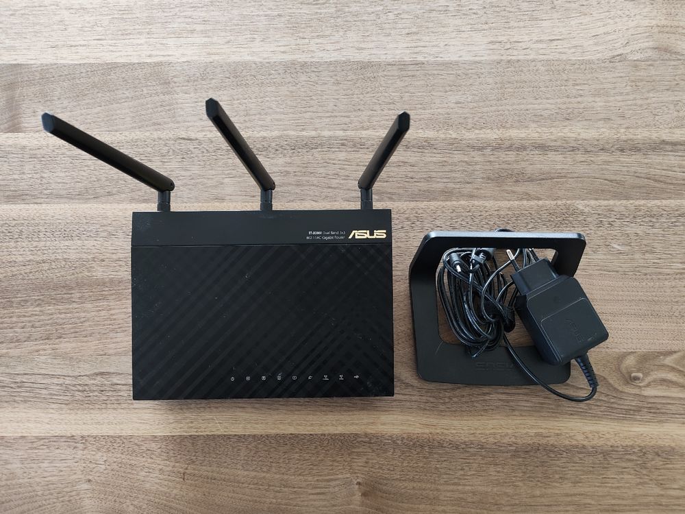 Asus RT-AC66U Dual Band 802.11AC Gigabit Router (Gebraucht) in Hüniken ...