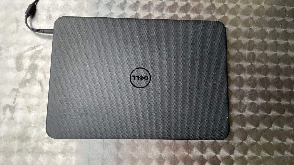 Laptop DELL P28F mit Windows 10 (Gebraucht) in Glattfelden für CHF 99. ...