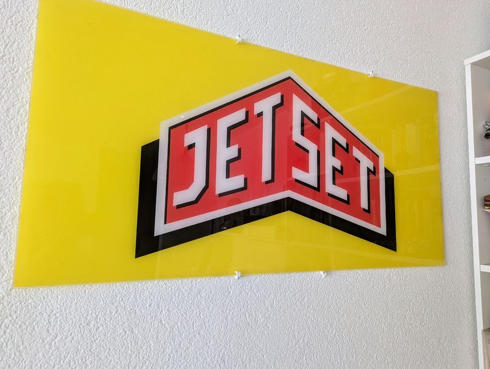 Vintage Jet Set Acrylic Sign Yellow, Red, Black - Rare! (Gebraucht) in ...
