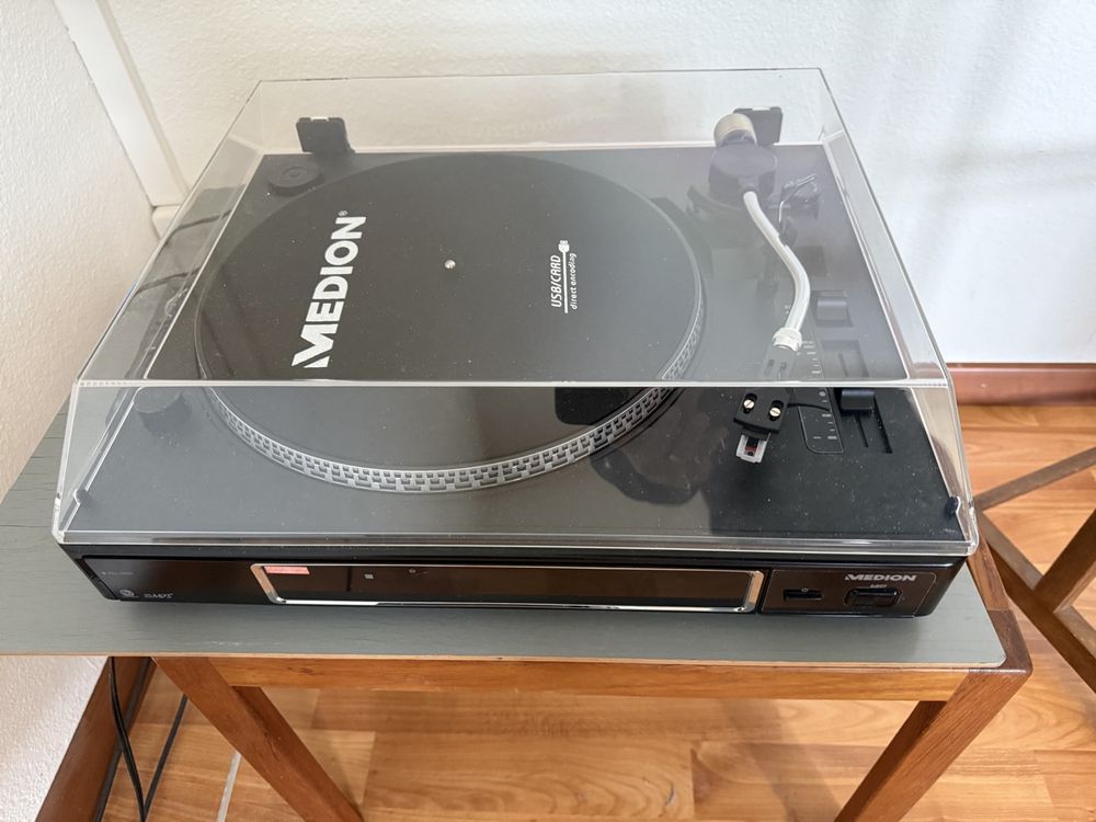 Medion Plattenspieler USB Retro-Look Vinyl Schallplatten (Gebraucht) in ...