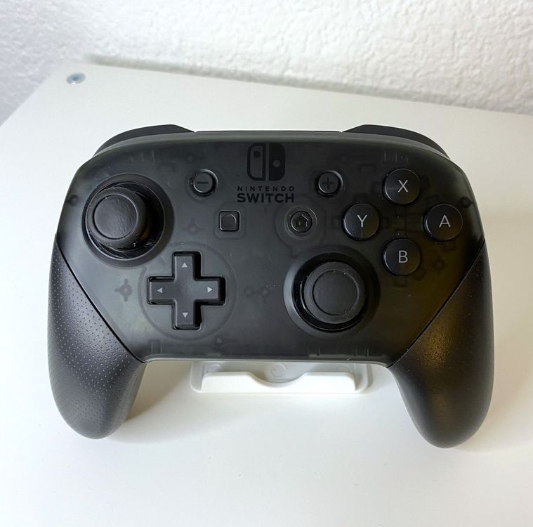 Nintendo Switch Pro Controller (Gebraucht) in Aarau für CHF 38 – mit ...