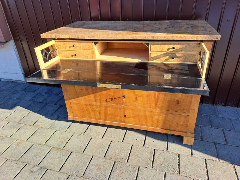 Komoden Säkreter Antik nussbau (Gebraucht) in Buch am Irchel für CHF 80 – nur Abholung auf ...