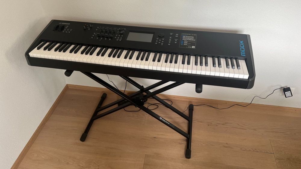 Yamaha MODX 8, Synthethizer (Keyboard) (Neu (gemäss Beschreibung)) in ...