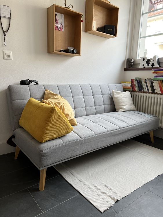 Kleines, kompaktes Bettsofa im nordisch Style | Kaufen auf Ricardo