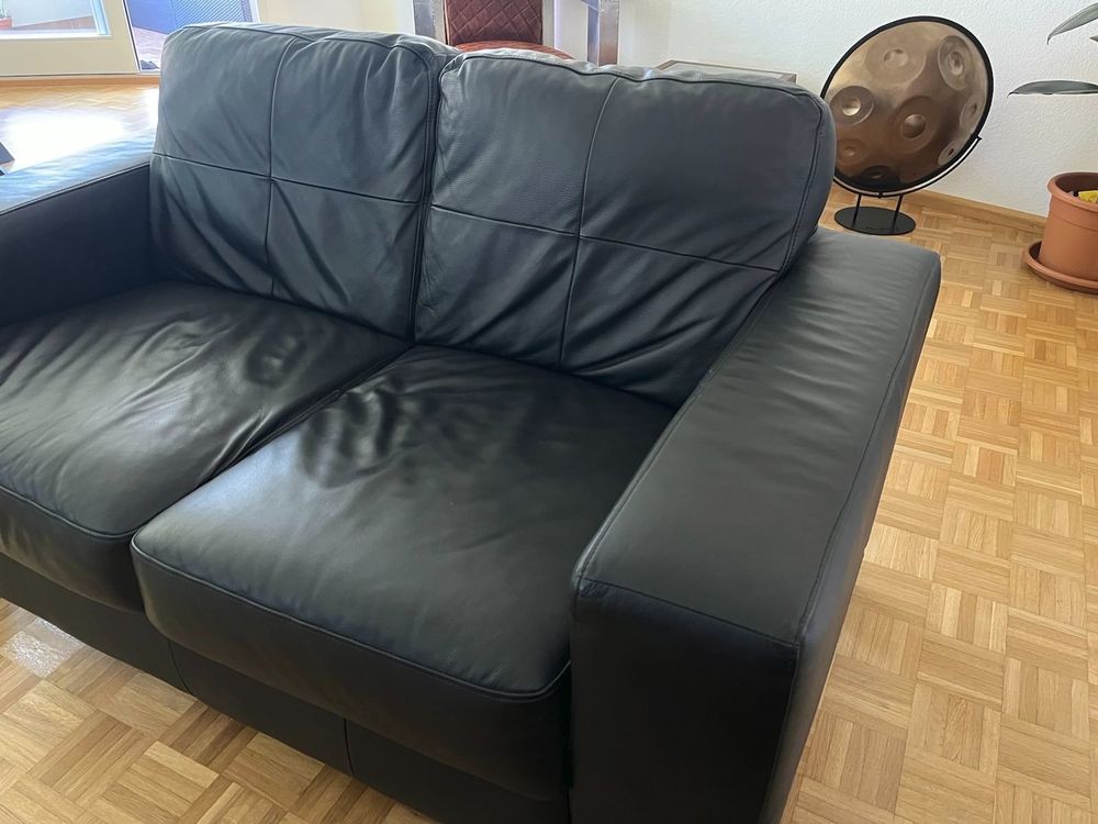 2er Ledersofa schwarz IKEA guter Zustand (Gebraucht) in Binningen für CHF 329 – nur Abholung auf ...