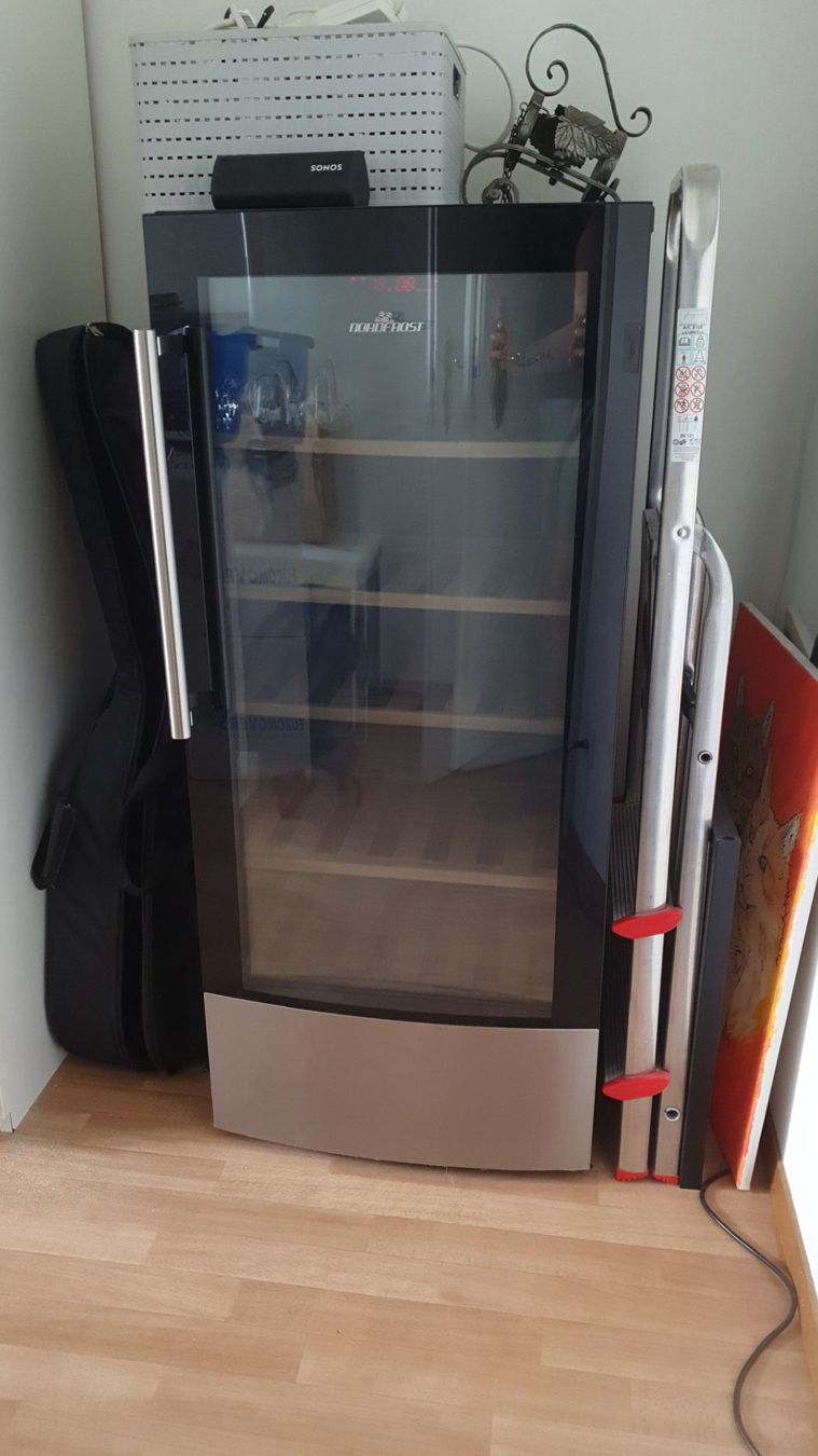 Weinschrank Weinkühlschrank für 30 Flaschen (Gebraucht) in Bern für CHF 30 – nur Abholung auf ...