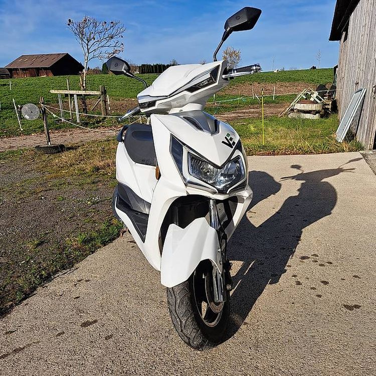 Roller Vengo Leo, Neuwertig, ca.1`280km, neue Batterie 07.25 (Gebraucht ...