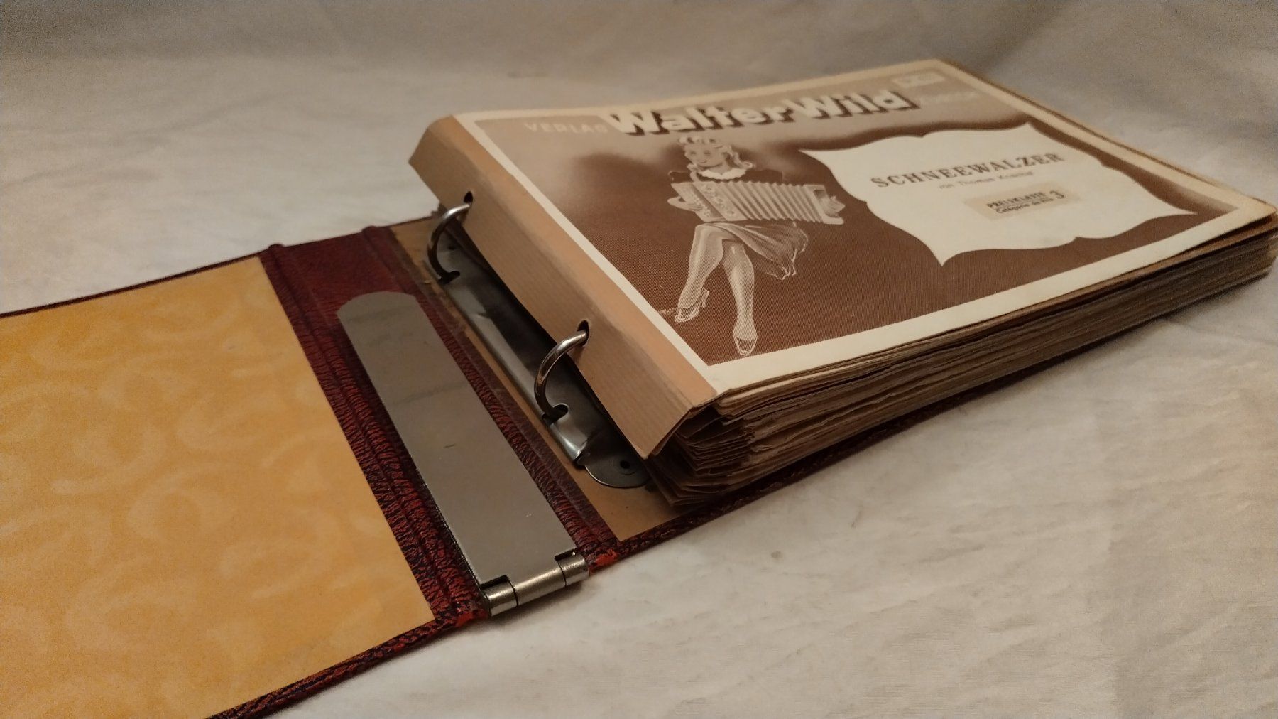 50 alte Notenblätter mit Ordner ab Fr. 16.- / Eusi Schwyz ua (Gebraucht ...