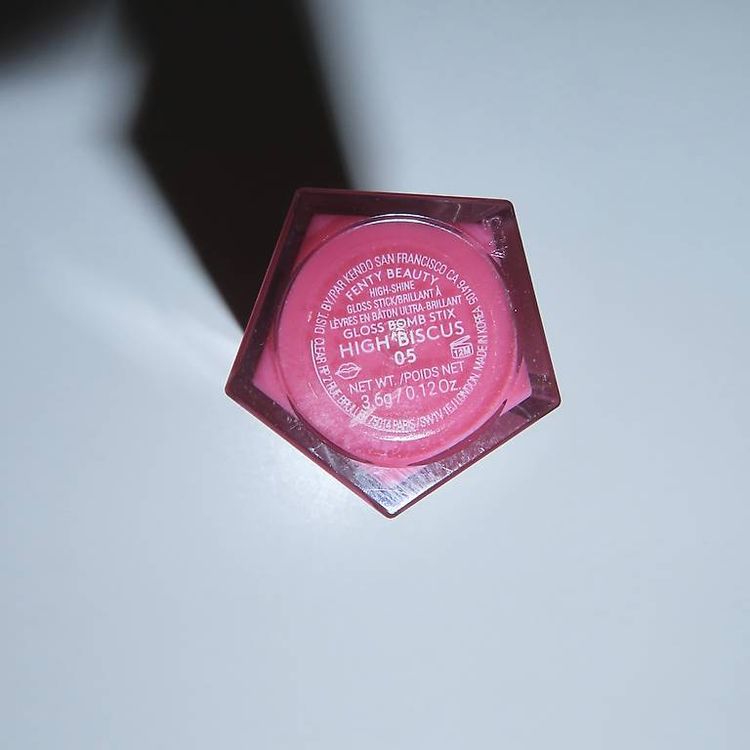 Fenty Beauty Gloss Bomb Stick Highbiscus (wie neu) (Gebraucht) in ...