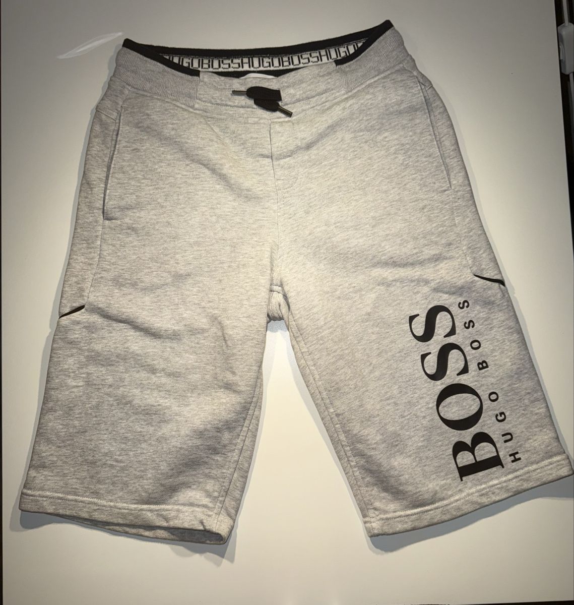 Hugo Boss Kinder Shorts – Top Zustand – Grösse 12 / XS (Neu (gemäss ...