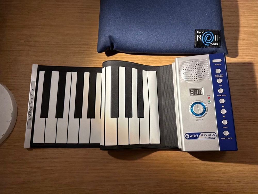 Piano portable 61 touches WERSI (Gebraucht) in Zürich für CHF 13 – mit ...