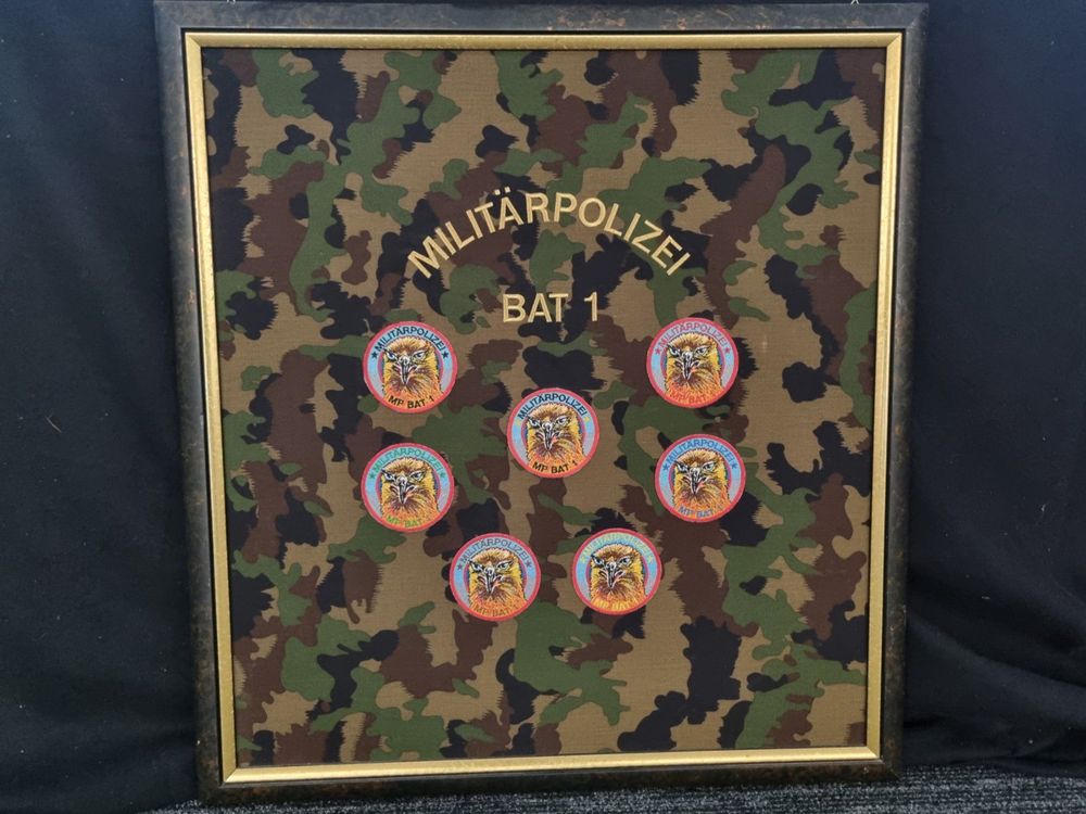 Militärpolizei BAT 1- Wappen, Abzeichen gerahmt. 72x65 cm (Gebraucht ...
