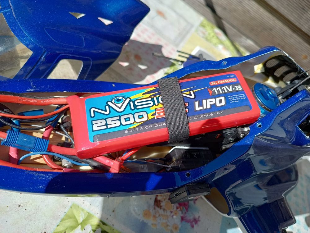 Blade 450 mit Djj Naza im Airwolf Rumpf | Kaufen auf Ricardo