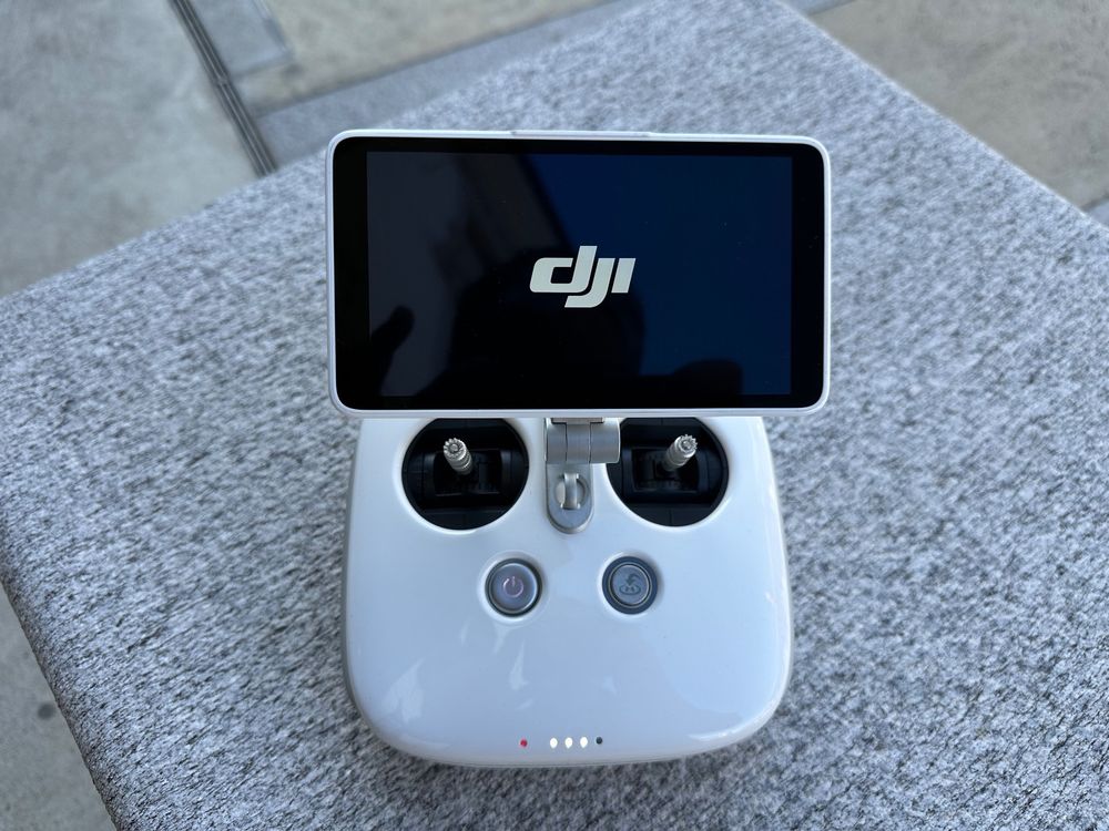 DJI Phantom 4 pro + plus monitor remote | Kaufen auf Ricardo
