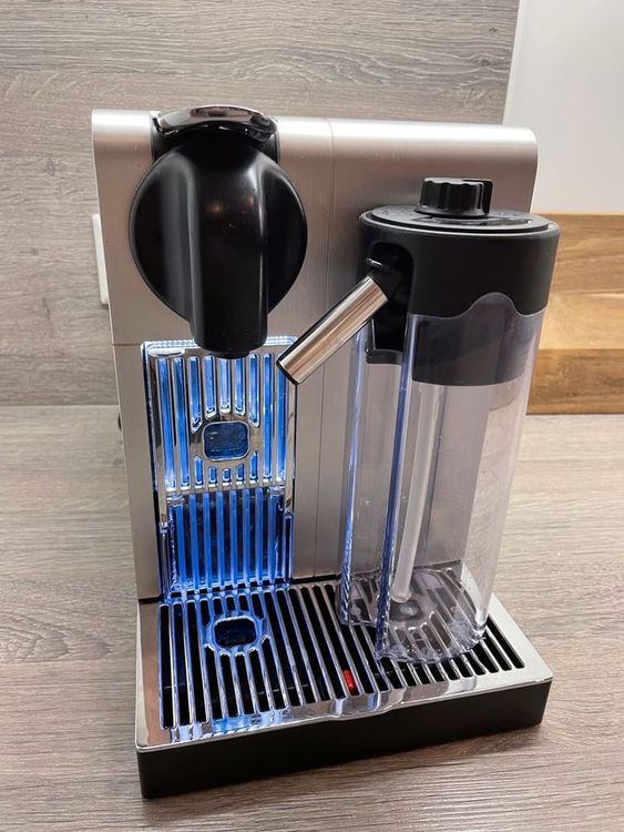 Nespresso DeLonghi Lattissima Pro Touch | Kaufen auf Ricardo