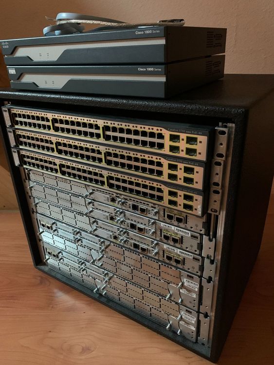 Cisco Switch und Router Rack 10 Geräte ab 1.- | Kaufen auf Ricardo