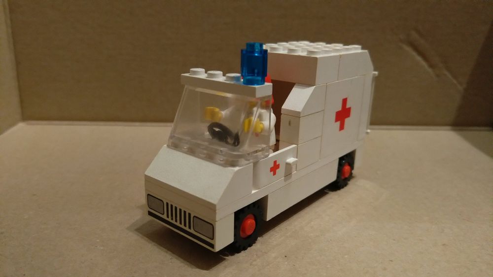 Lego City, Krankenwagen aus Set 1067 (Gebraucht) in Oberdiessbach für ...