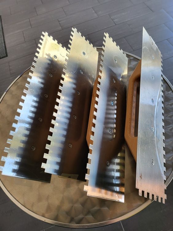 Zahnkellen plattenleger (Neu und originalverpackt) in Schlatt-Paradies für CHF 8 – nur Abholung ...