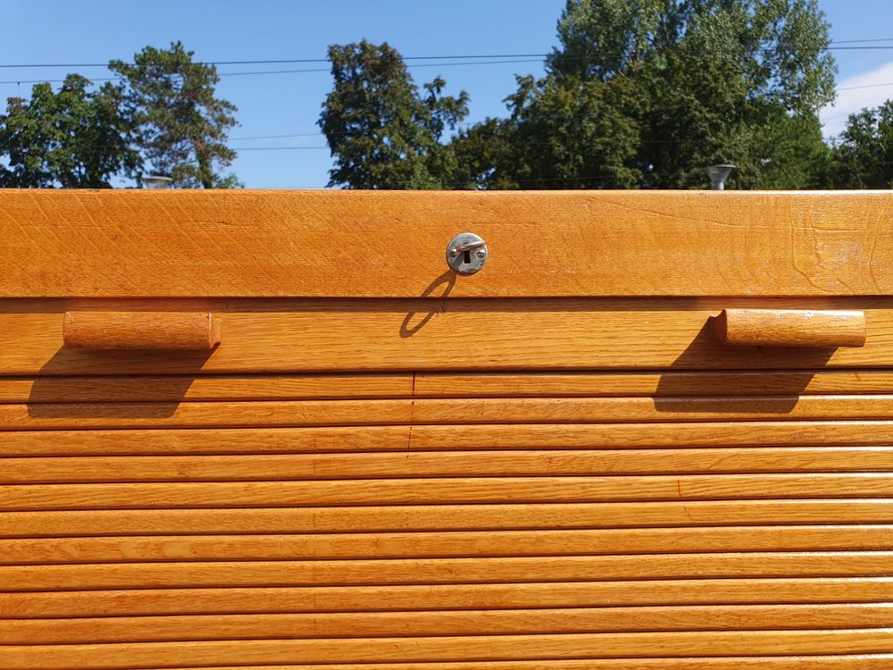 Sehr schöner Rollladenschrank aus heller Eiche (Ref. 118) | Kaufen auf Ricardo