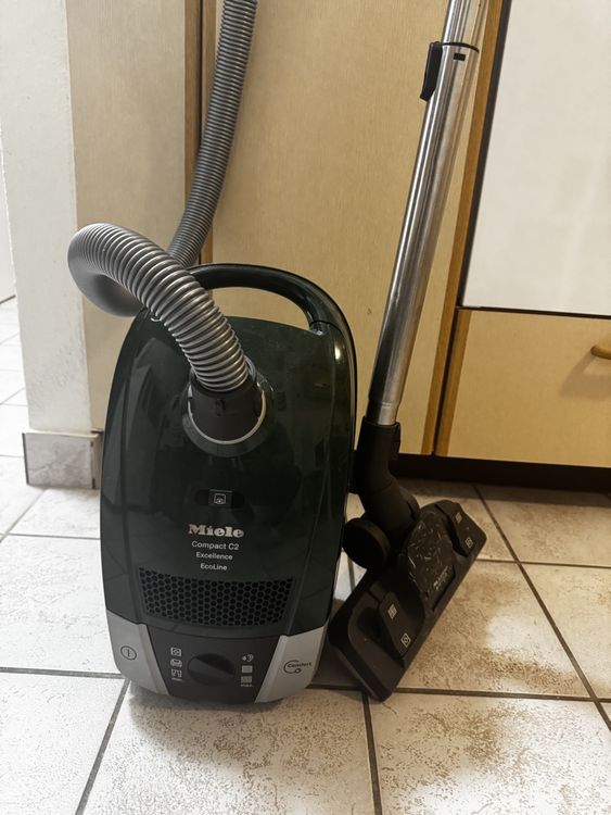Miele Staubsauger Compact C2 Excellence | Kaufen auf Ricardo