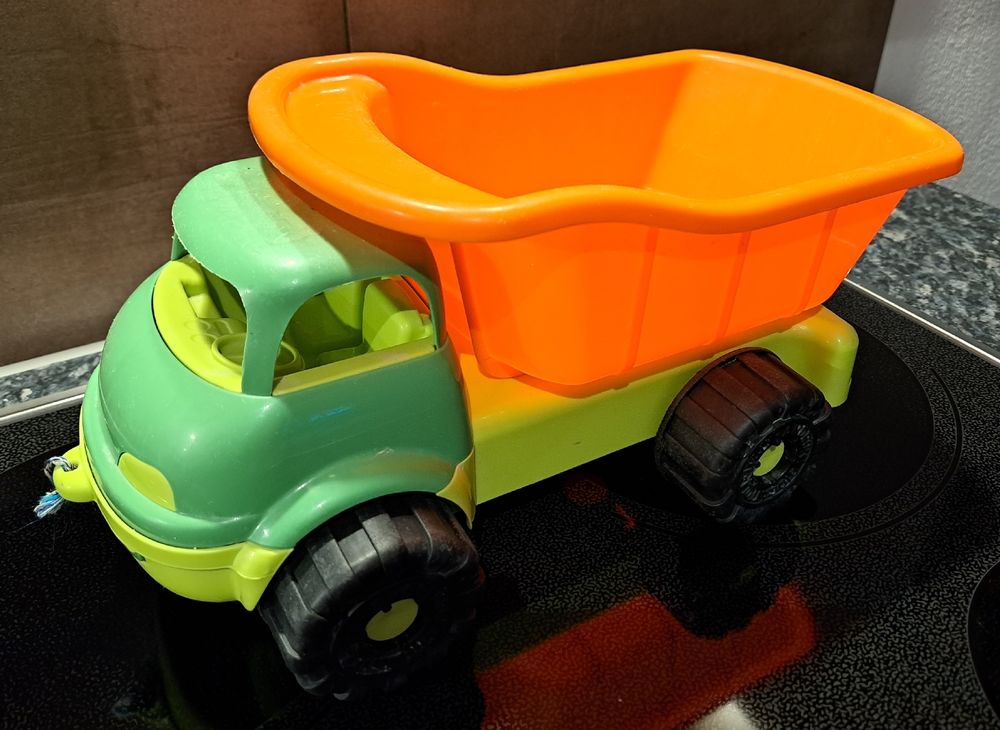 5 teiliges Sand - und Wasserspielzeugset (Gebraucht) in Frutigen für CHF 10 – mit Lieferung auf ...