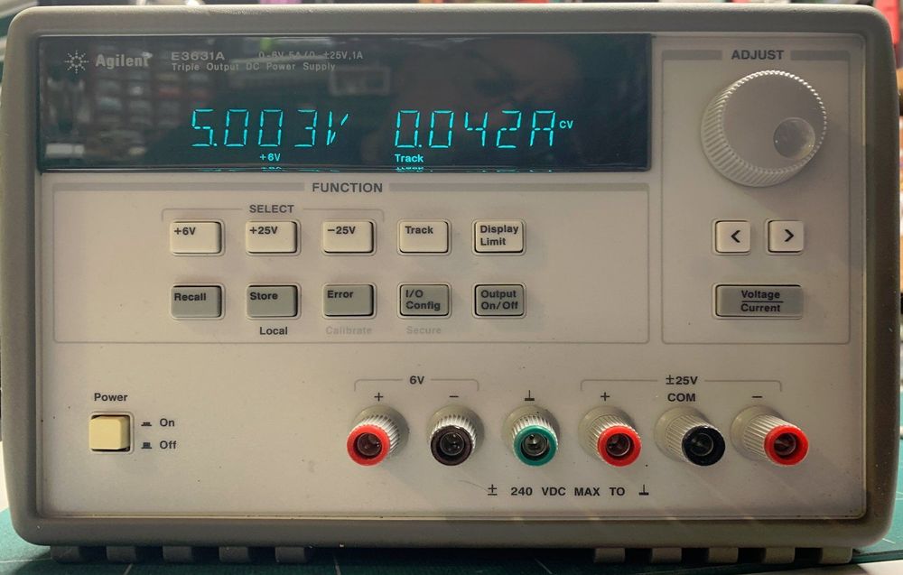 Agilent E3631A 0-6V 5A, 0- +/-25V 1A DC Power Supply (Gebraucht) in ...