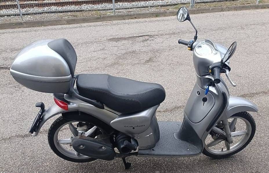 (650frs) Aprilia Scarabeo 100cc (4T) (D'occasion) à Albeuve pour CHF ...